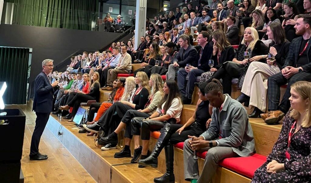 Cision Resources: White Papers, Webinars, Success Stories